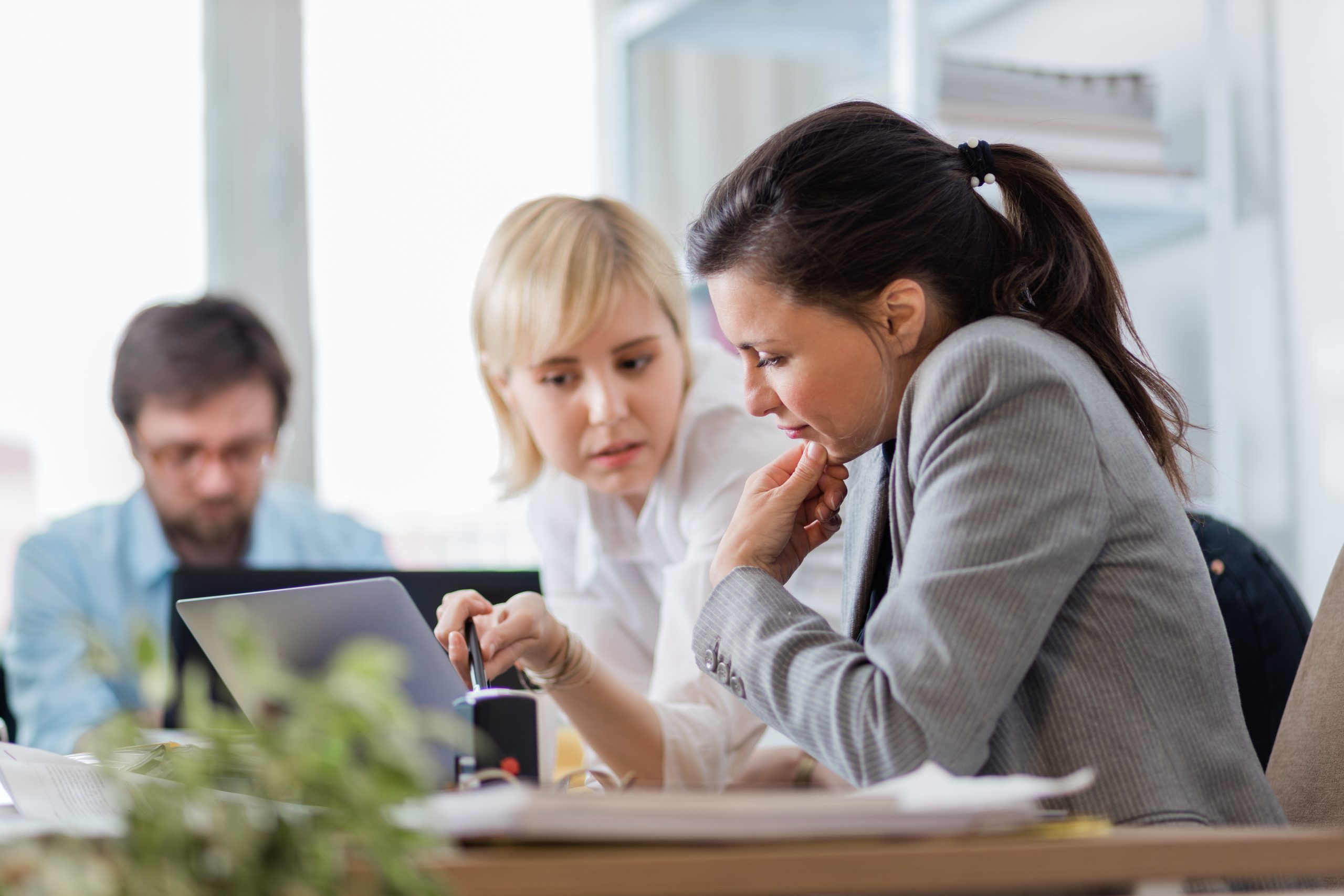 Digital Marketing Specialist vs Generalist